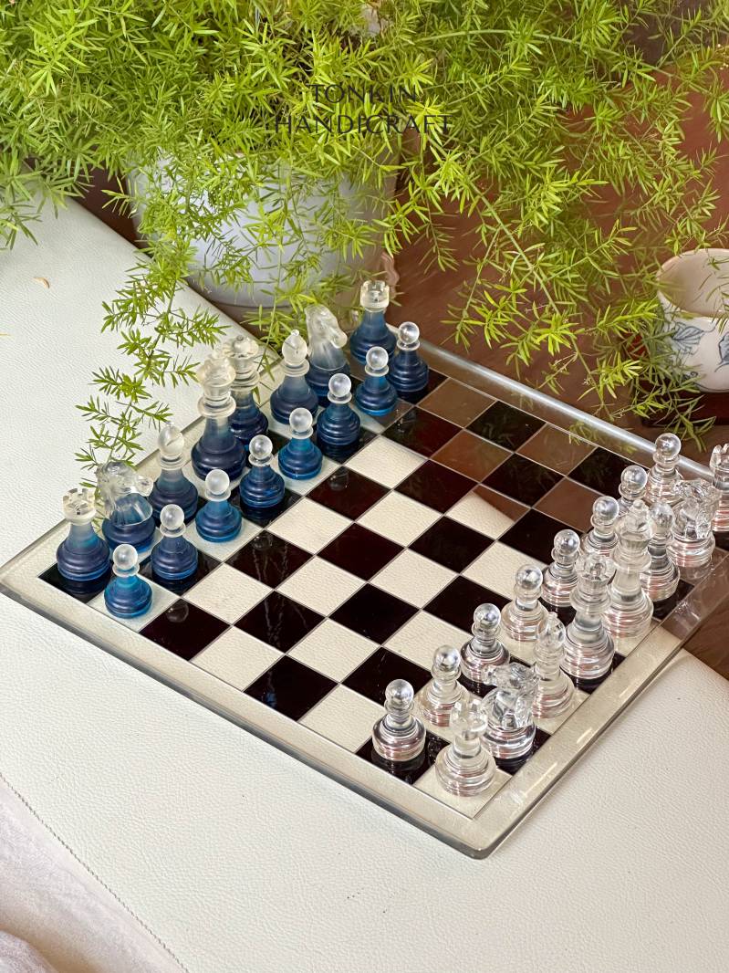 Bluee Resin Chess Set — TONKIN HANDICRAFT